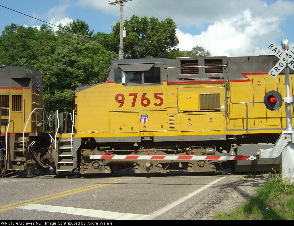 UP 9765 crossing Highway 136